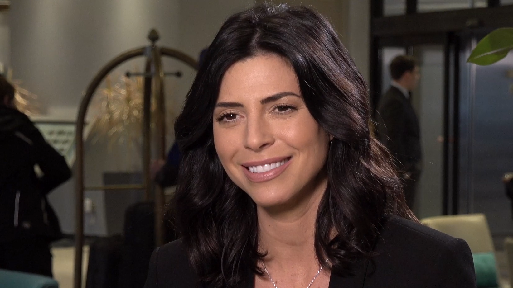 Free full episodes of Private Eyes on GlobalTV.com | Cast photos ...